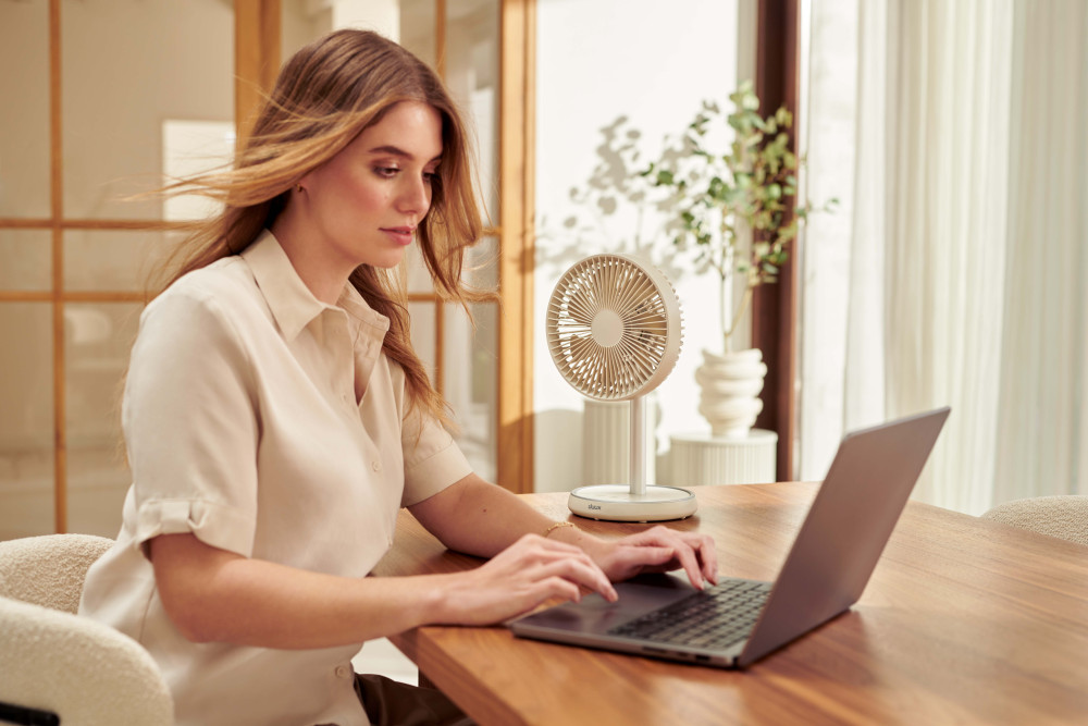 Quiet Mark | Duux Rize DXCF92UK Stone Cordless Fan