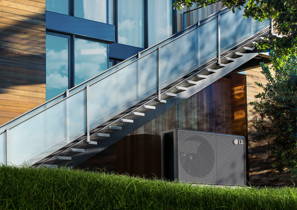 Quiet Mark | LG Therma V R290 Monobloc 12kW 1 phase HM121HF UB60 Heat Pump