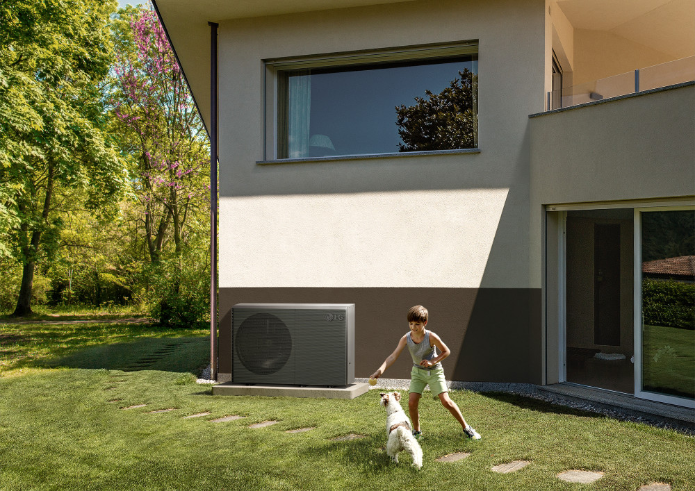 Quiet Mark | LG Therma V R290 Monobloc 14kW 3 phase HM143HF UB60 Heat Pump