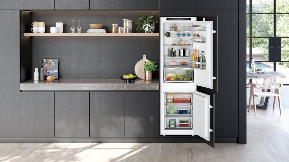 Quiet Mark | Siemens KI86NVSE0G iQ300 Built-in Fridge Freezer